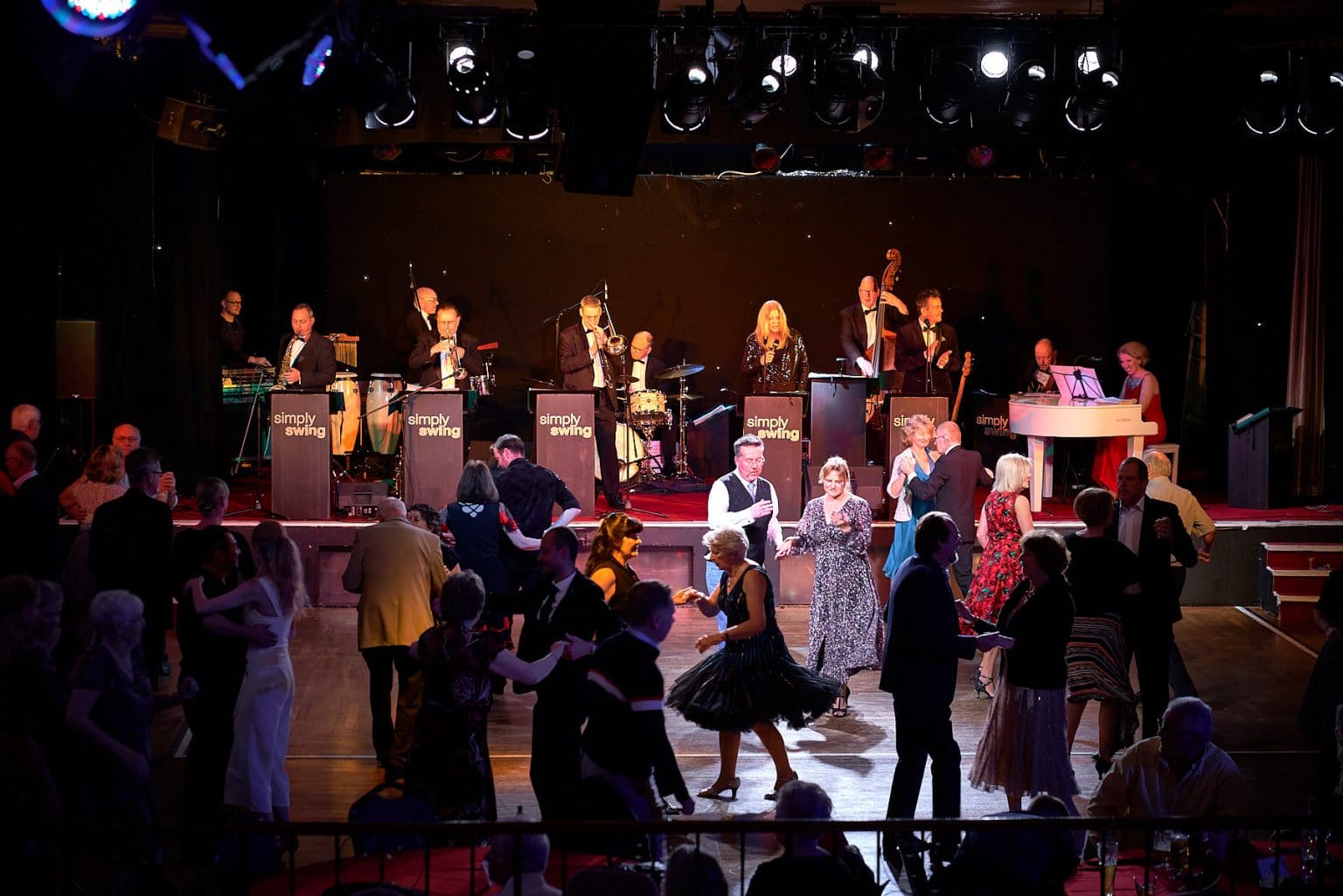 Simply Swing Band Dance Photos November 2021 - Learn To Dance